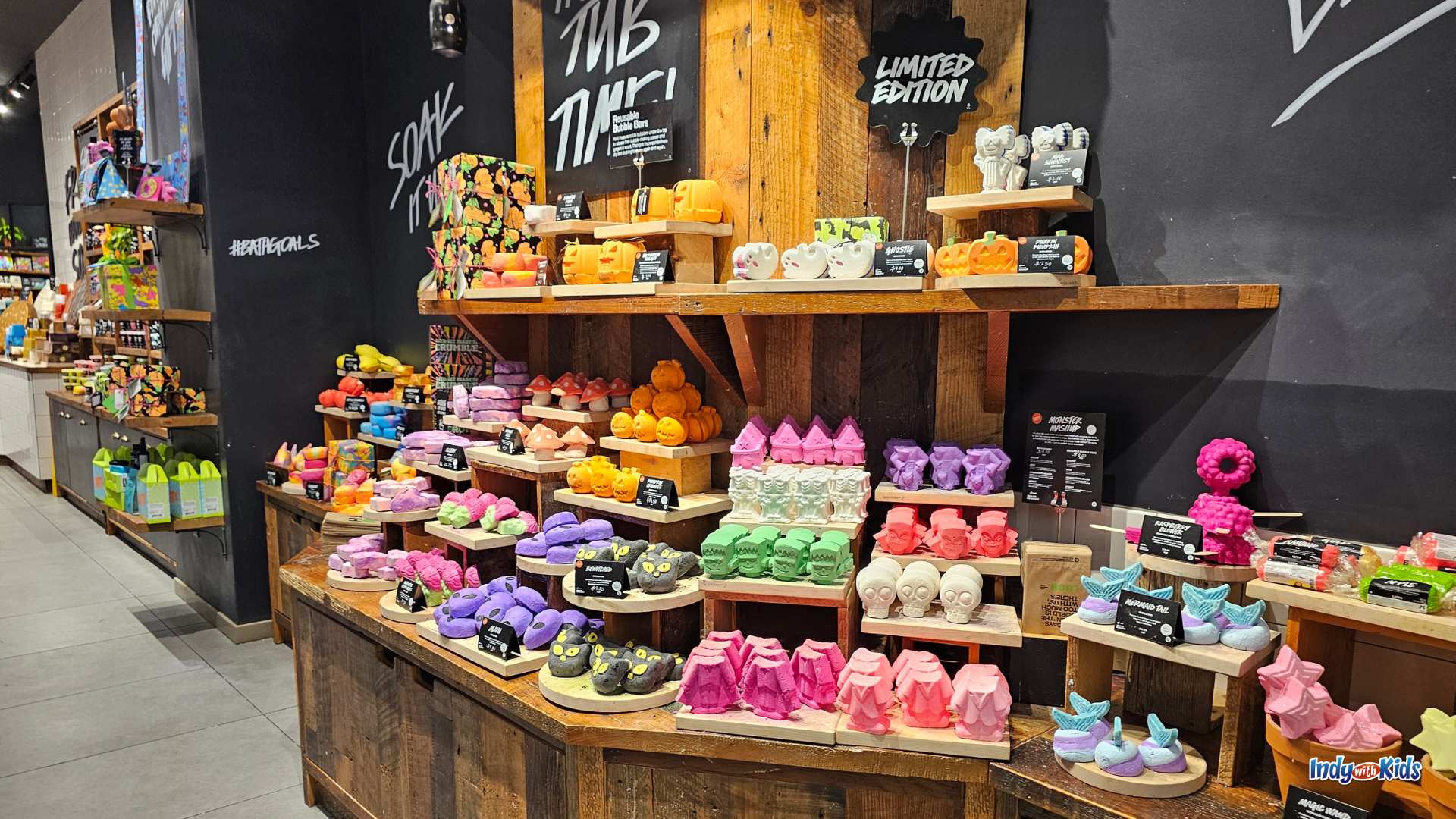 The Fashion Mall at Keystone: Family Shopping in Indy