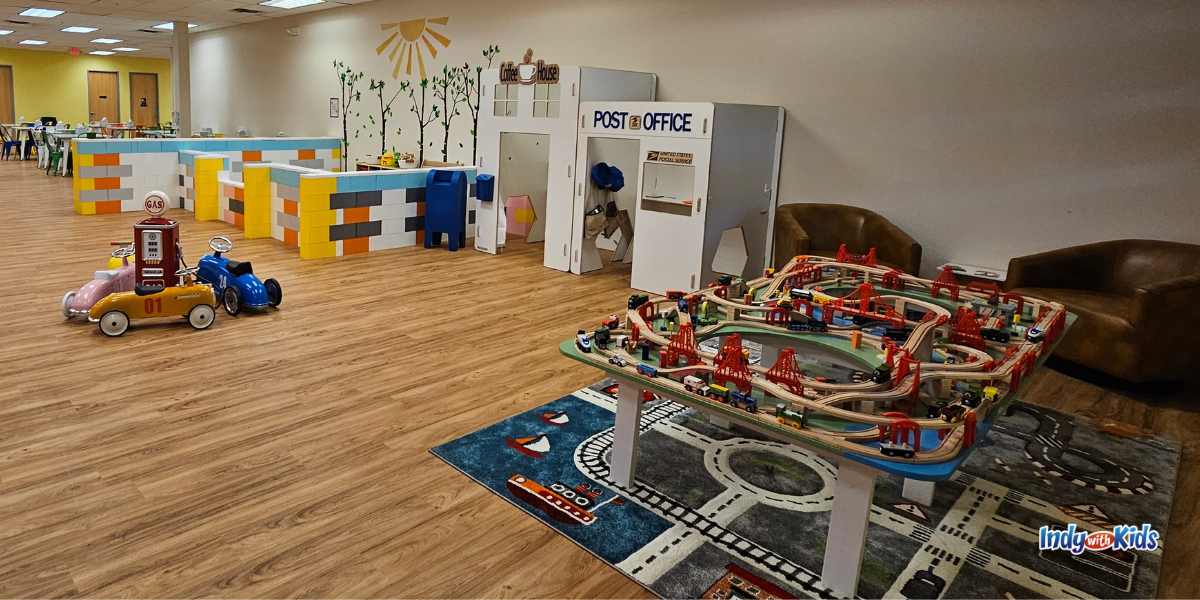 The Busy Bee Play Cafe | Charming Indianapolis Indoor Playground - Indy ...